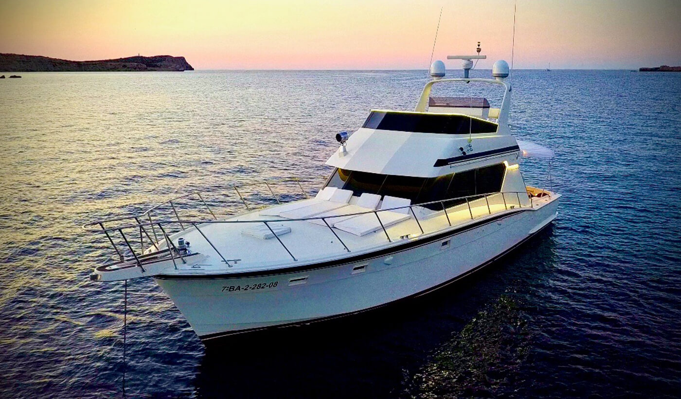 YATE HATTERAS 52 (16 m, 12 pax max.)